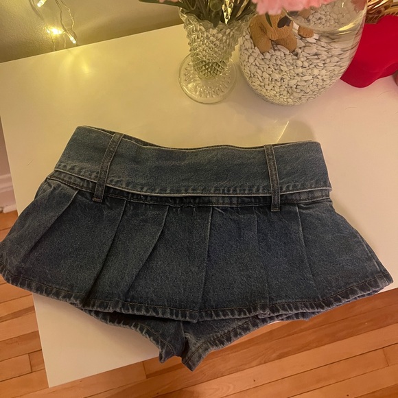 Skirts | Edikted Denim Pleated Low Rise Micro Skort | Poshmark